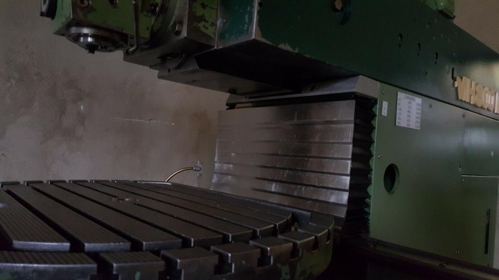 Fräsmaschine Deckel Maho 800 E CNC Bearbeitungszentrum